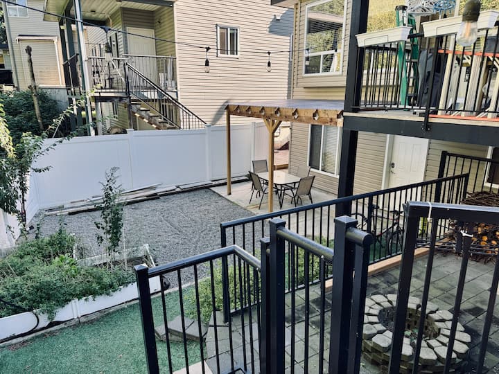 Cozy Garden Suite With Outdoor Lounge - Abbotsford