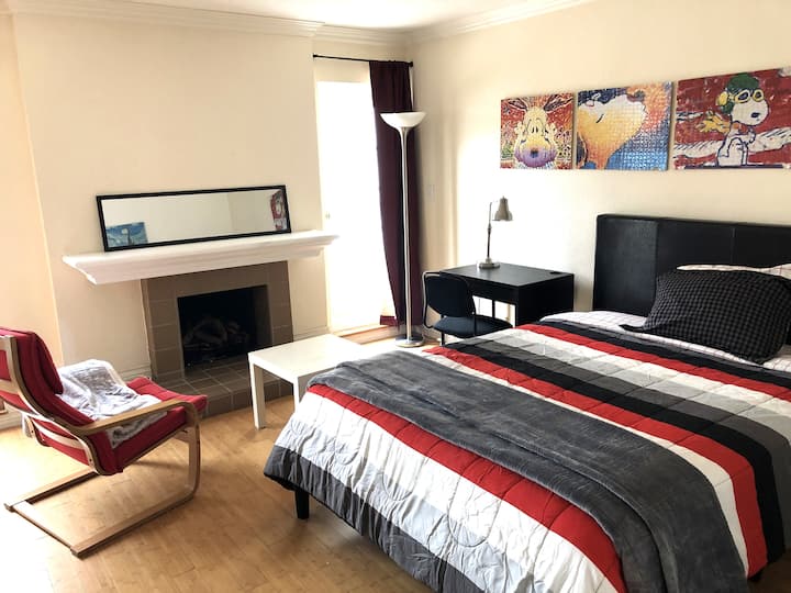 Large Sunny Room, Terrace, Near Uci - Irvine, CA