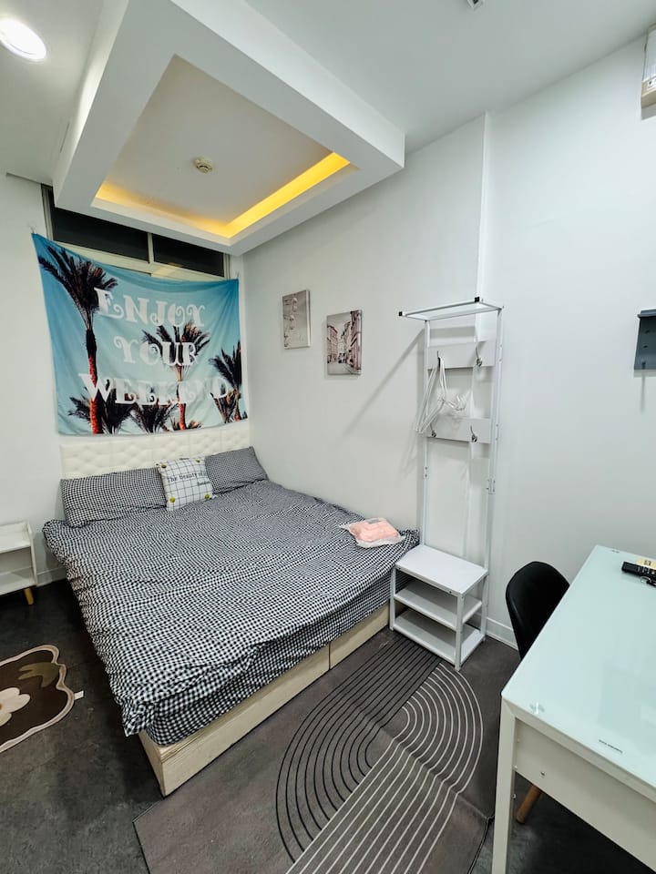 (跨年房享早鳥優惠)西門町-五星好評-月租套房- 203(拎包入住,獨立套房,月租5折優惠) - Taipei