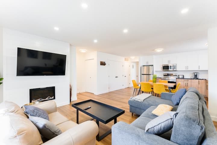 Boutique Nordic Stay, Hot Tub, Sauna And Sleeps 8 - Calgary