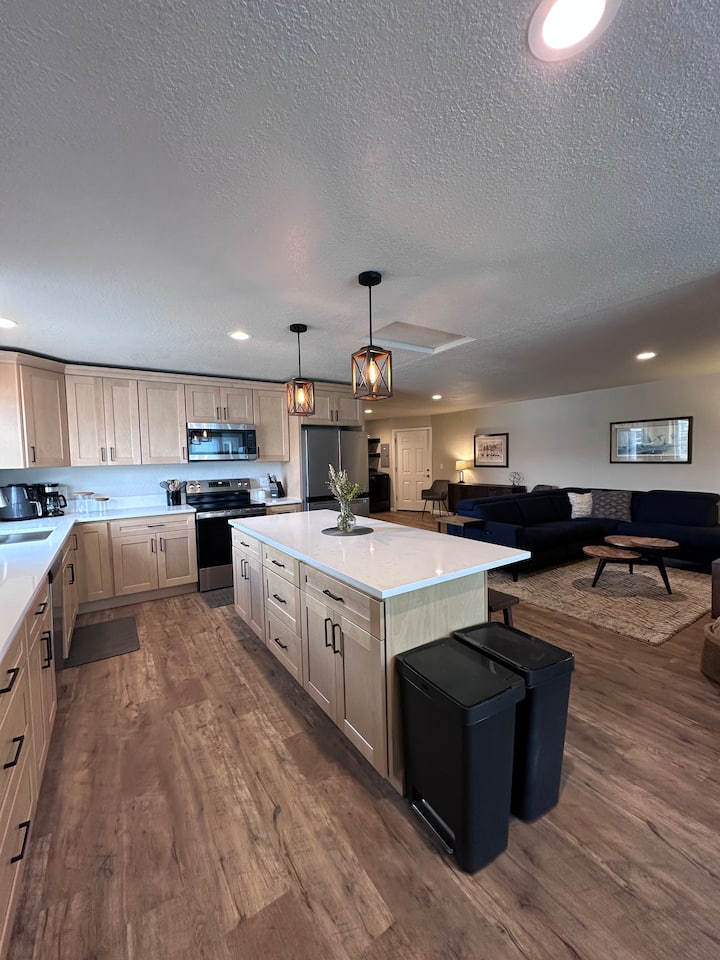 The Chukar Nest - Ginkgo Petrified Forest State Park, Vantage