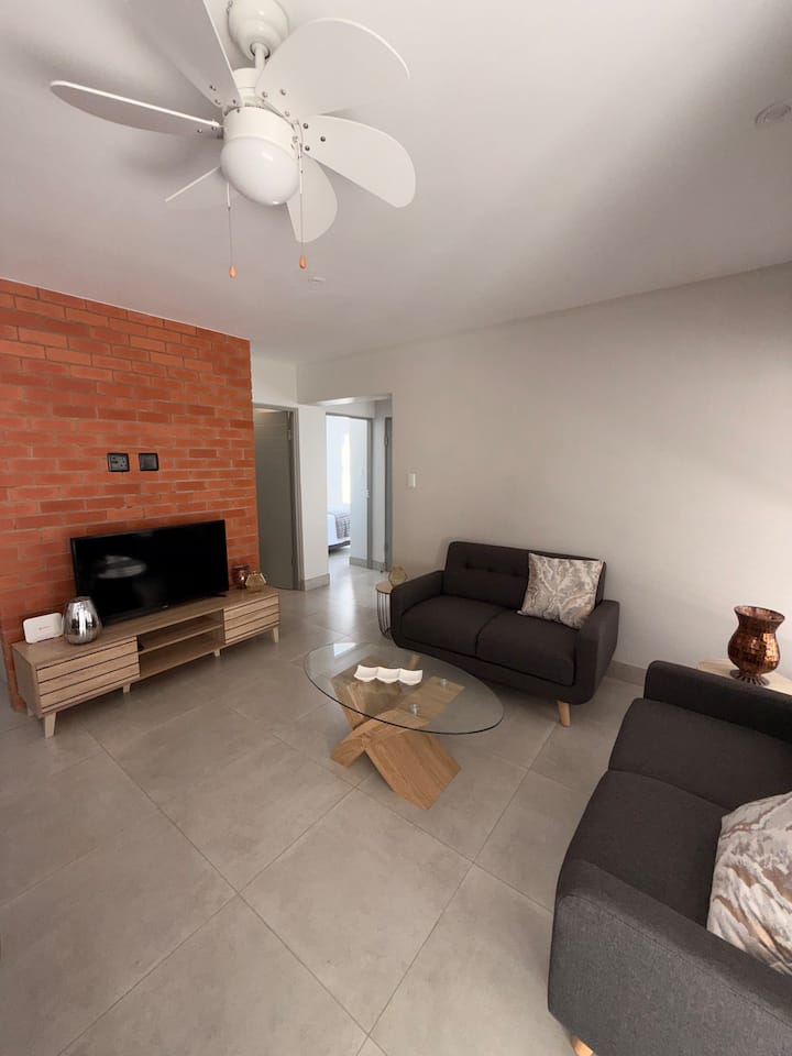 Exquisite Brand New Apartment - George