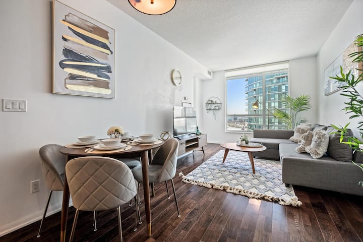 Amazing Waterfront View +1 Free Parking - Toronto
