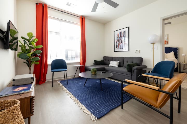 Gorgeous Nulu 2br Cozysuites 02 - KFC Yum! Center