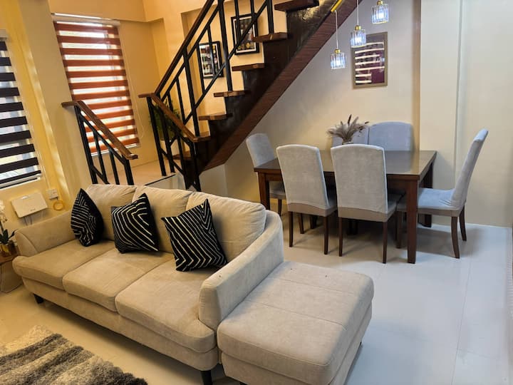 P&g Residence
Stylish Home W/300mbps Wifi & Ntflix - General Santos City