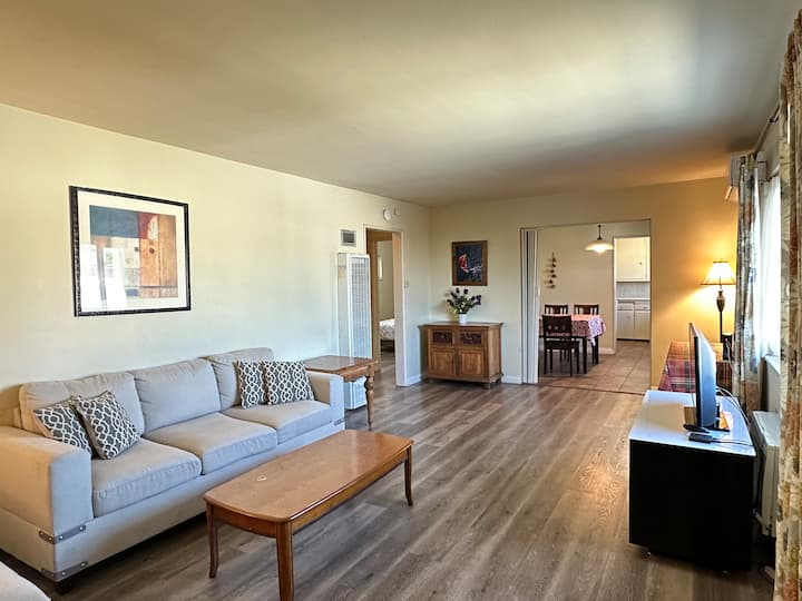 Arcadia 2bd/1ba Apartment - Entire Home - Arcadia