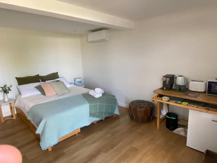 Cosy Studio - Private Entrance - Bangalow