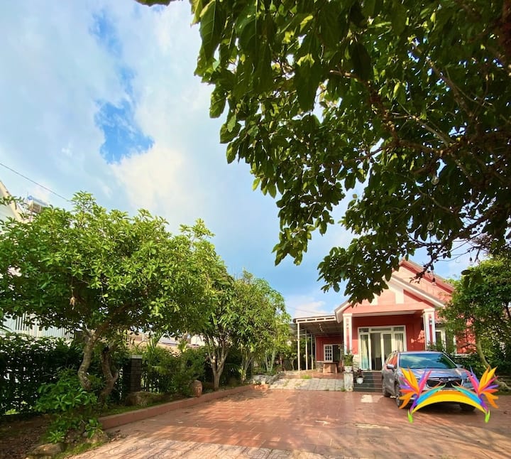 The Red House In A Garden - Bảo Lộc