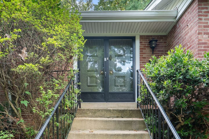 Home With A Swimming Lake, 15 Min To Washington Dc - Alexandria, VA