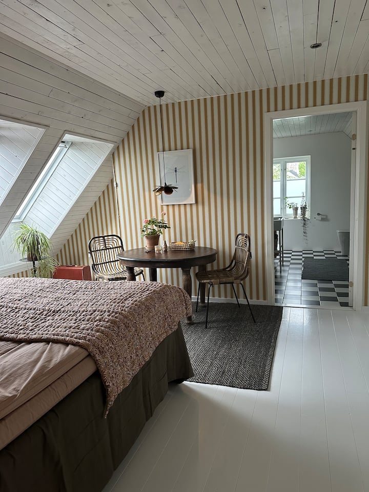 Cancan Bed & Breakfast! 
I Lugna Byn På ÖSterlen - Ystad