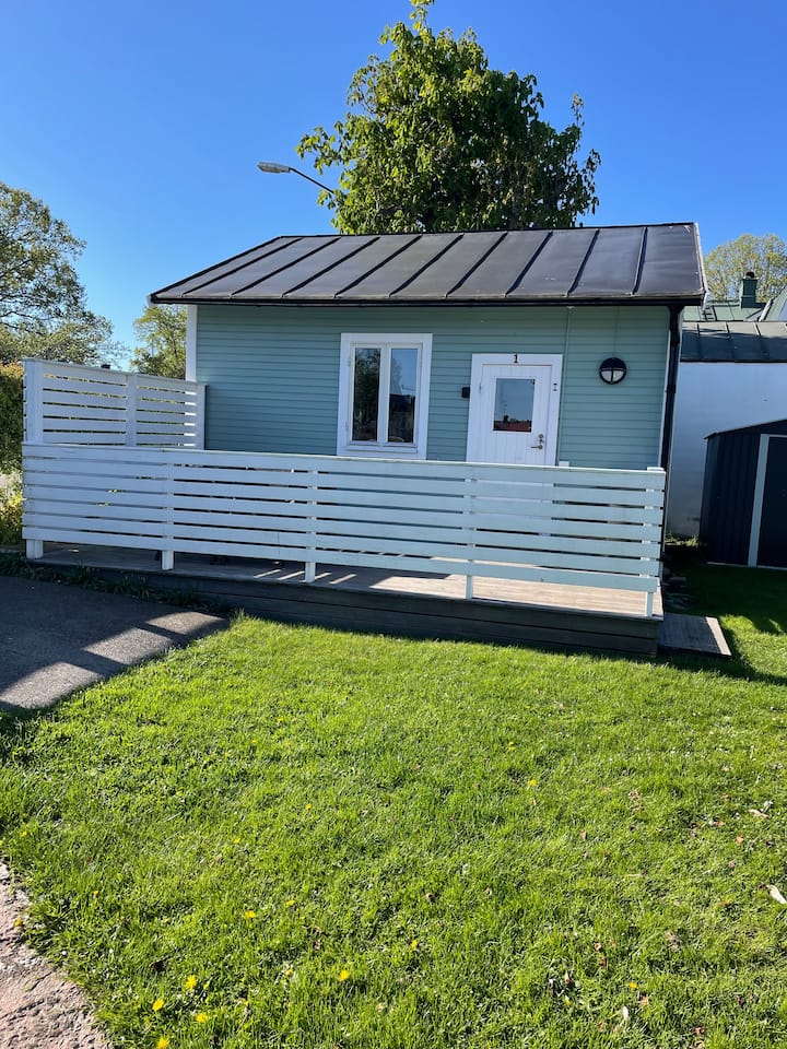 Stuga Mitt I Borgholm Med 2 Våningssängar 6 Bäddar - Borgholm