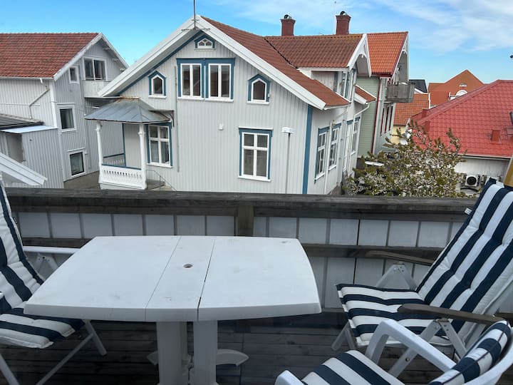 Rymlig Lägenhet På Smögenbryggan. - Kungshamn