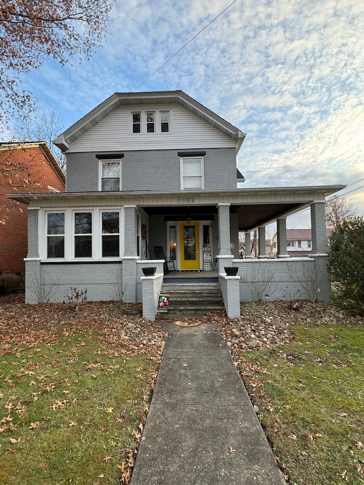 Large City Home W Historical Charm - Barboursville, WV