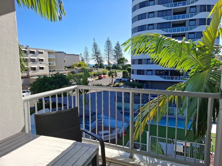 Ocean Vista & Walking Distance! - Alexandra Headland