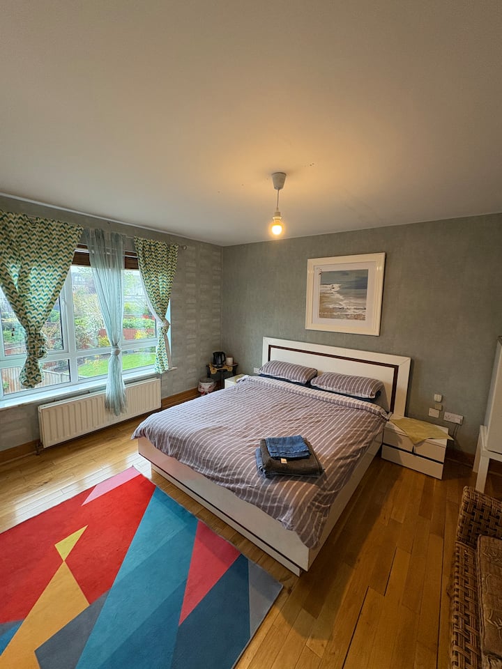 Private Master Bedroom - Dunboyne