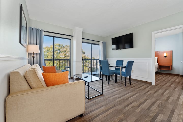 Garden View Balcony 2br, 4th Floor (Comfort) - Orlando