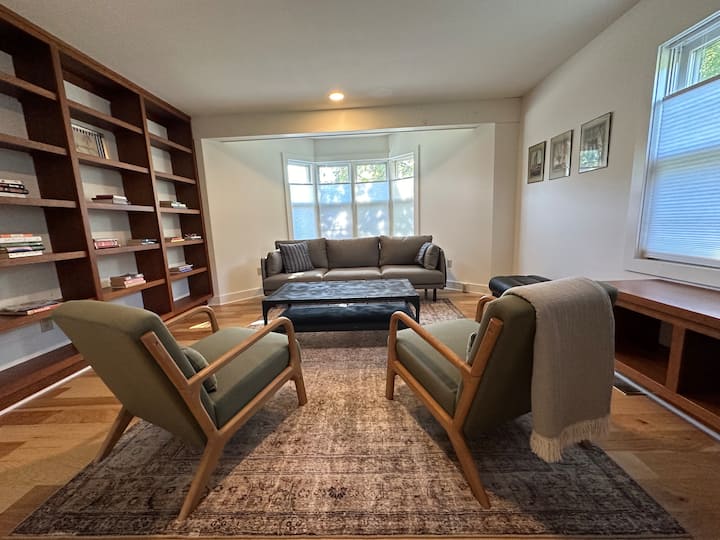 Spacious Home Near Dartmouth - Hanover, NH