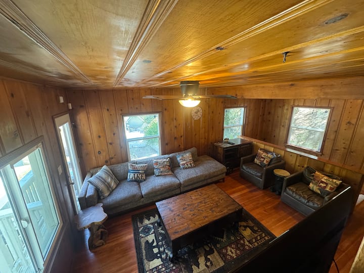 3-story Cabin W/ Ev Charger, Kid-friendly, Deck - San Bernardino, CA