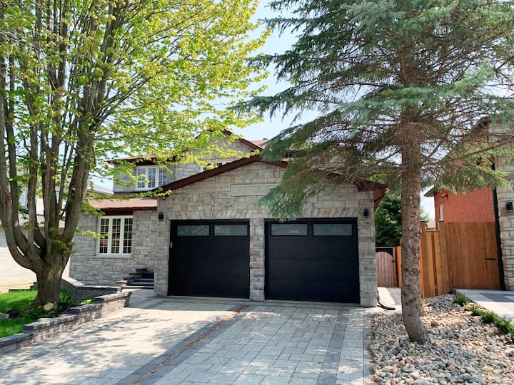 Luxury 5bdr Getaway House For Large Groups - Aurora