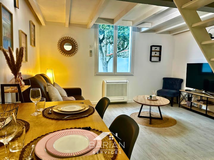 Maisonnette Cosy Avec Clim - Cour Calme, Mezzanine - La Rochelle