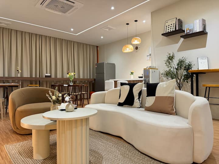 Exclusive Muji Style With  Karaoke & Pool 11pax - Kajang