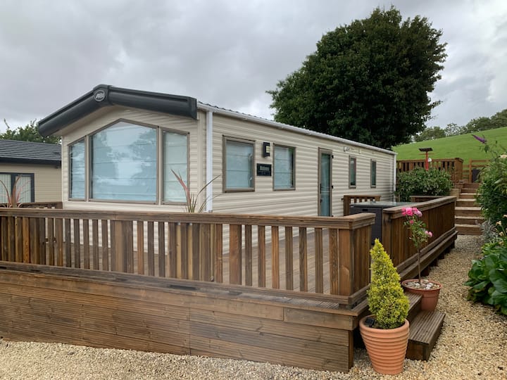 232 Campagna 6 Berth Cabin, Garden & Decking - Watchet