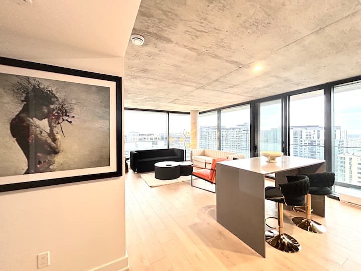 Serenity Penthouse Mtl Views - Montreal