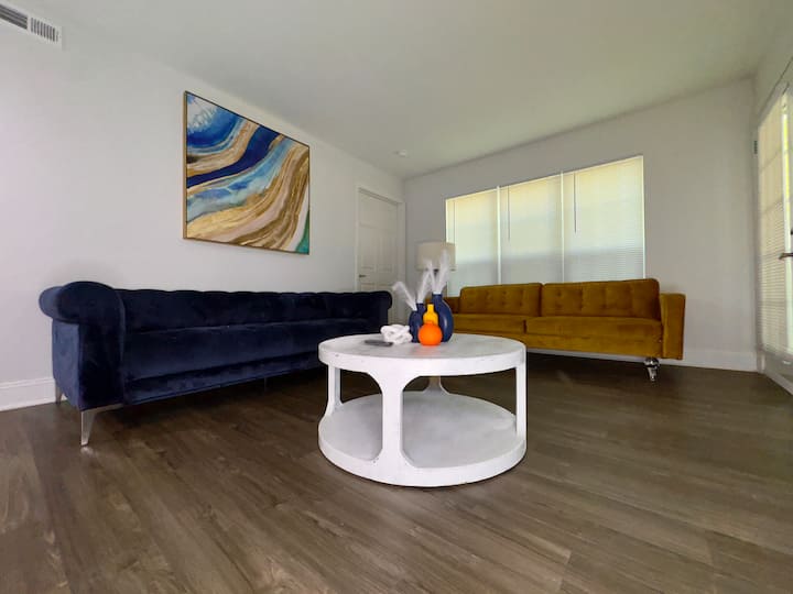 Radiant Oasis M. Benz Stadium/free Parking/kingbed - Atlanta, GA