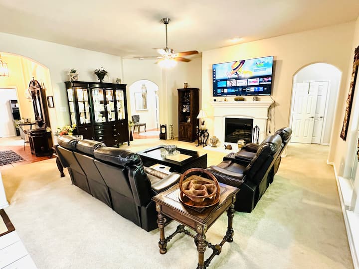 Near At&t Stadium & Six Flags – Spacious Home. - Mansfield, TX