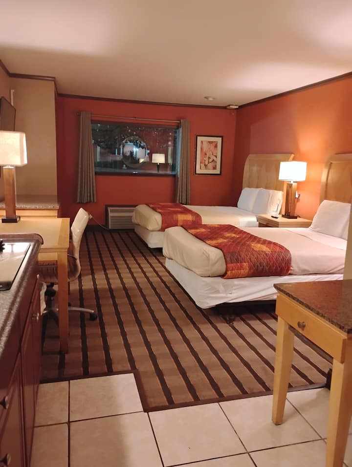 (130) Gated - 4 Double Beds/2 Bath Apt - Baton Rouge