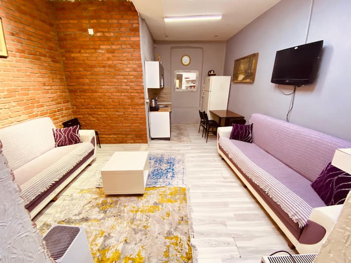 Merkezi Konumda Geniş Daire - İstanbul