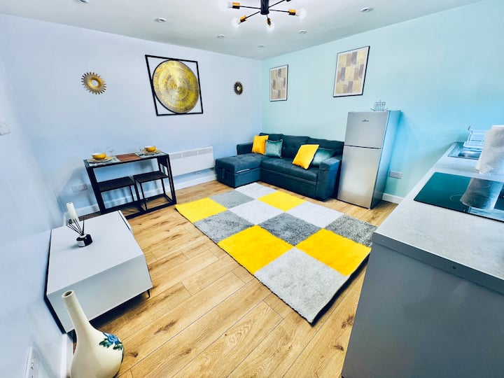 Luxe 1b,near Ltn Airport& Zoo - Luton