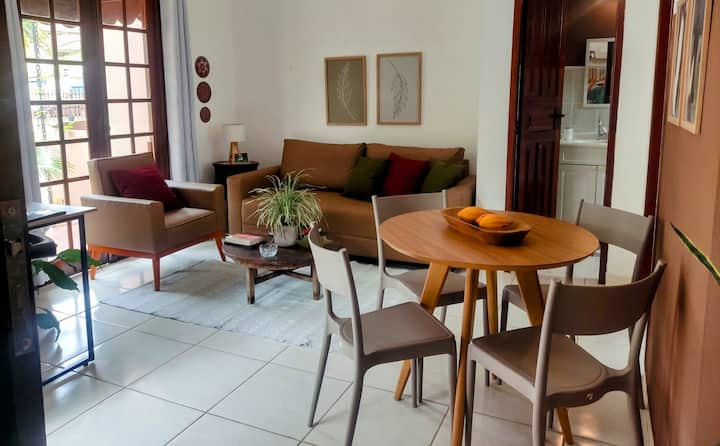 Confortável Apt Térreo, Ar, Wifi, Estacionamento - Paraty