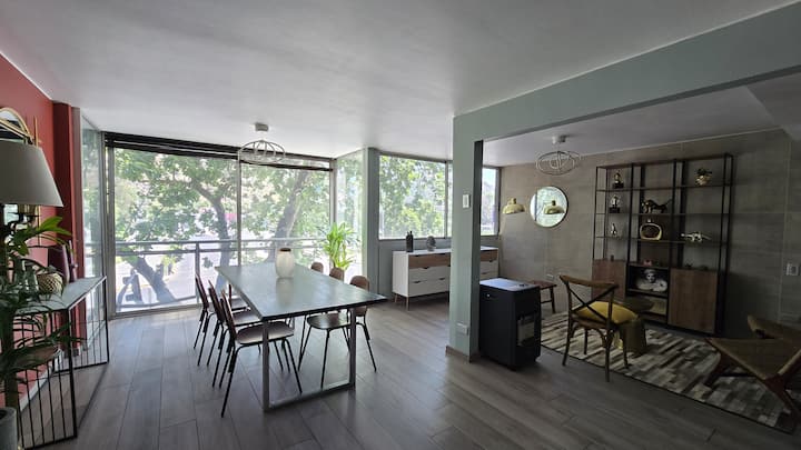 6 Personas A Pasos Del Metro Conectividad Diseño - Providencia