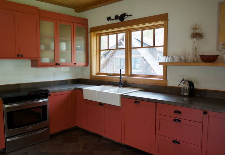 Kootnenay Orchard Cottage - Nelson