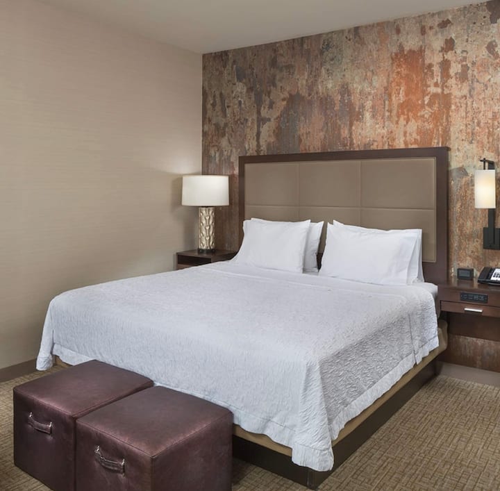 Stylish 2 Units W/ Parking & Breakfast - Murrieta, CA