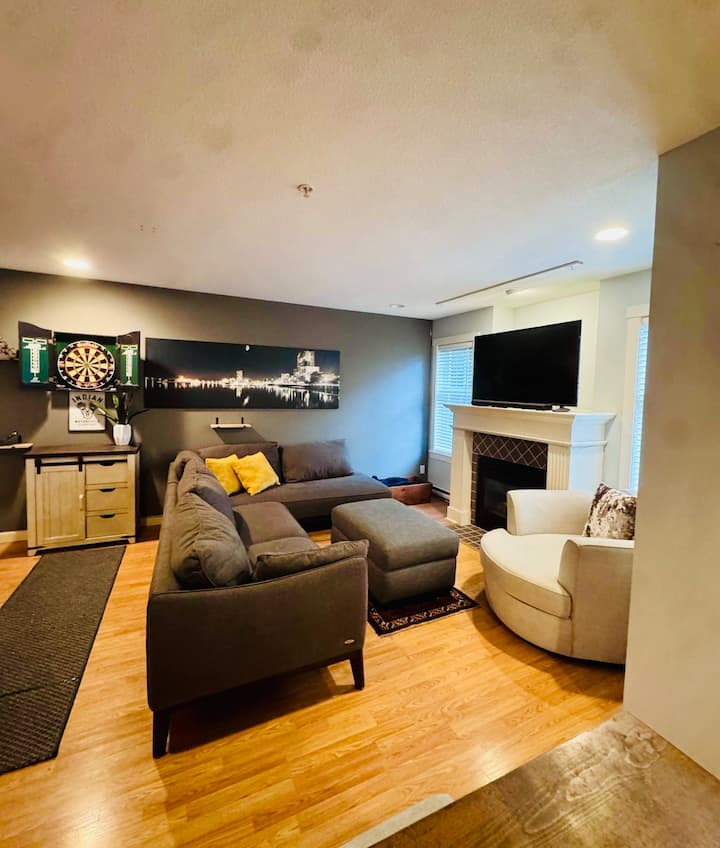 Stylish & Spacious Getaway Central Nanaimo - Nanaimo