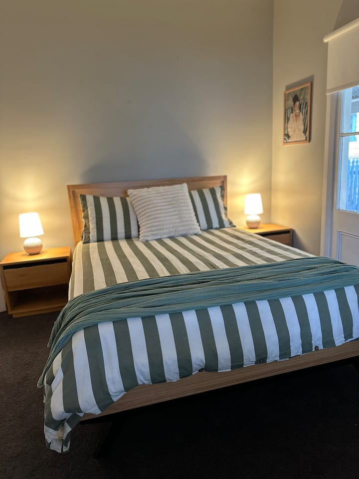 Wattle Cottage - Cootamundra