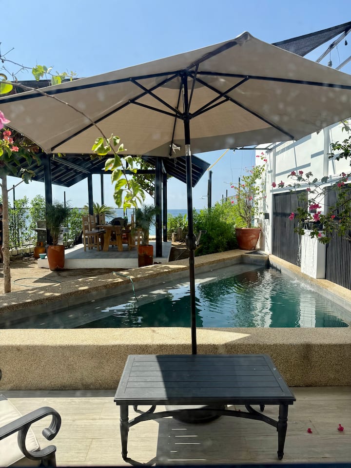 Lobo Beach House - Batangas