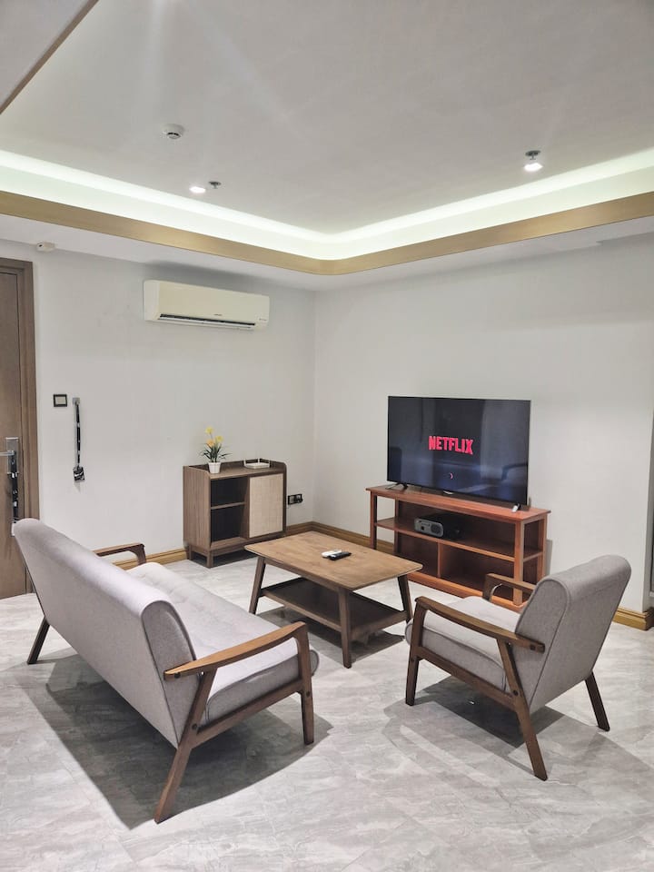Spacious 1 Living Room, 1 Bed, Euphoria - Angeles
