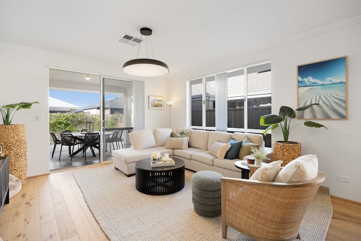 Madora Bay Beachside Retreat-200m To The Beach - Australia