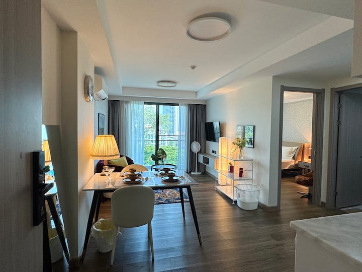 清迈一号安静优雅，树景大一居1.8米床 - San Kamphaeng