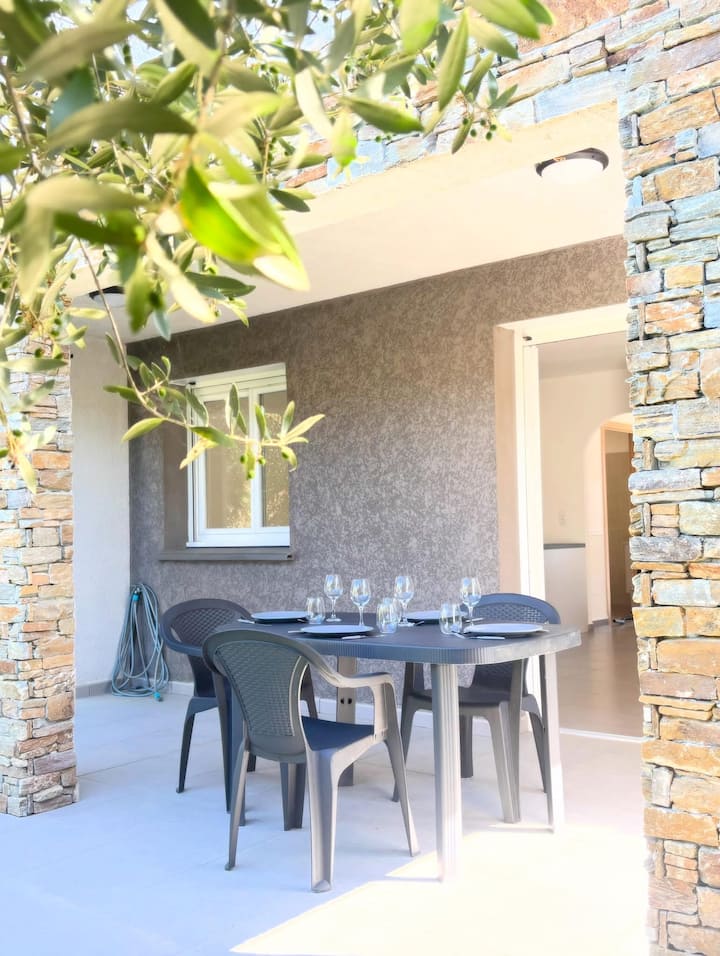 Appartement Avec Jardin En Centre Ville - Ghisonaccia