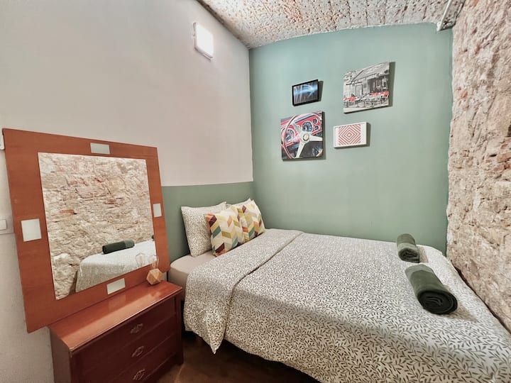 Cozy Room For Two Sg/ac* - Barcelona