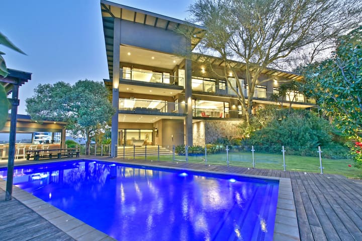 The Grand Outlook- Luxury Villa And Events Venue - Johannesburg