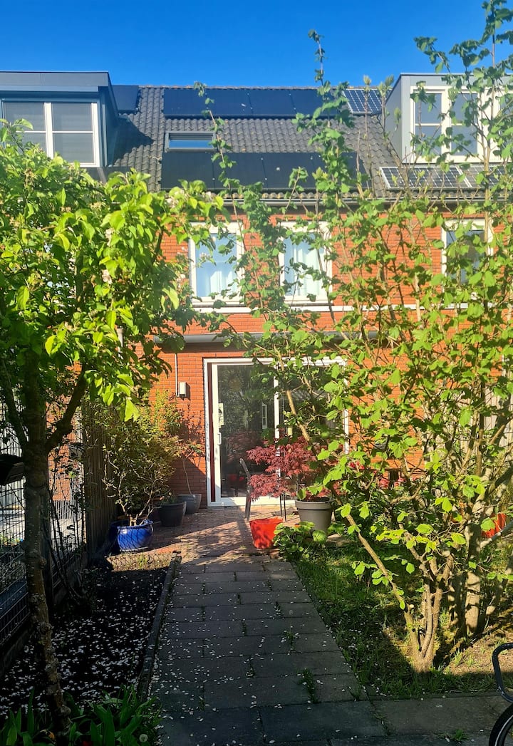 Gezinshuis In Amsterdam-noord - Amsterdam