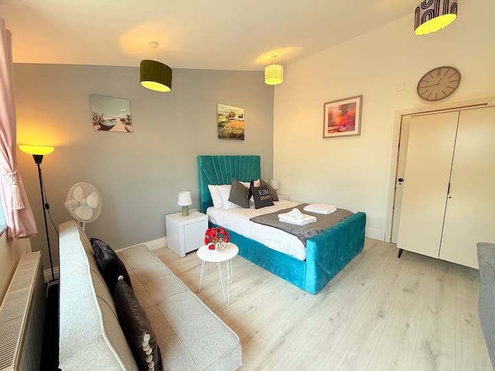 Comfortable Studio Apartment | Free Parking - イギリス ビーコンズフィールド