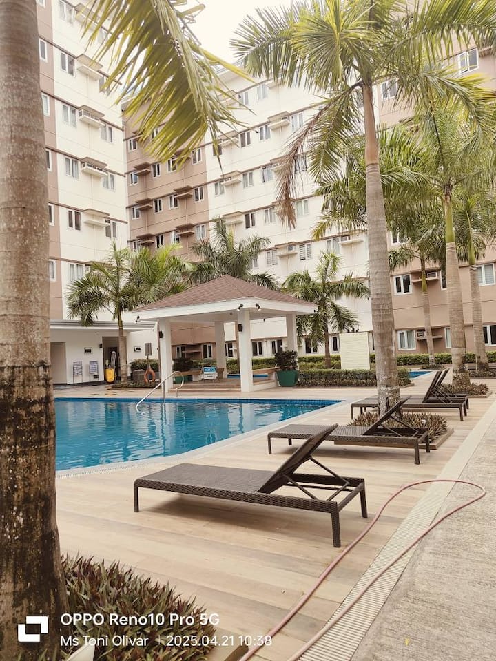 Room W/ Pool View Near Sm Trece - Tanza