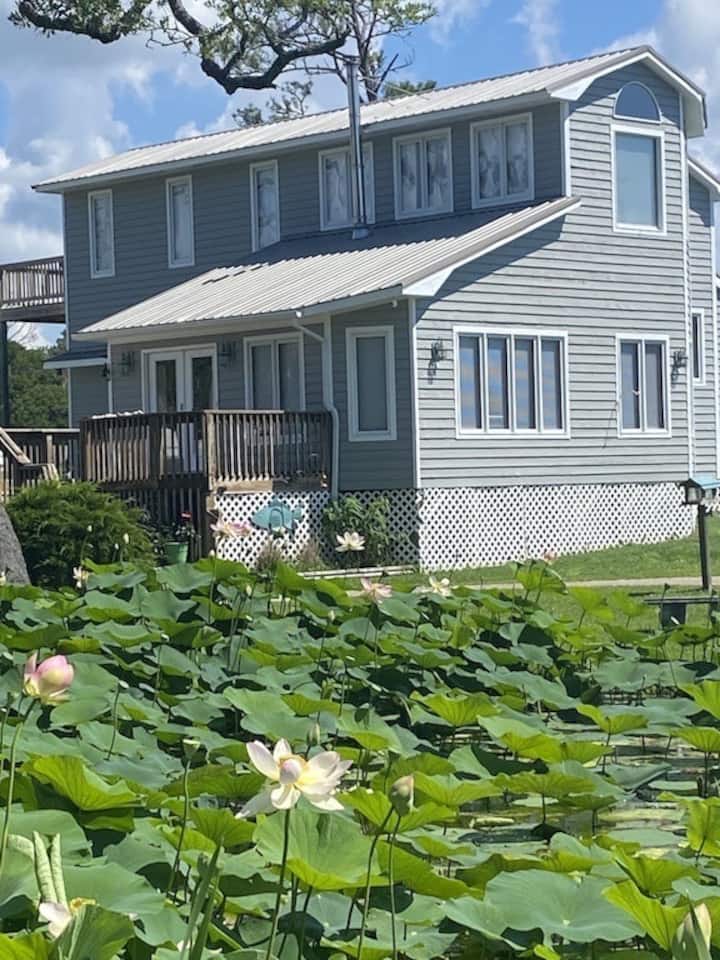 Beach House With Access To Sound - Emerald Isle, NC