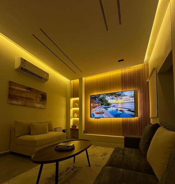Modern 1br, 75" Tv, Huge Living, Wi-fi, Self-entry - Riyadh